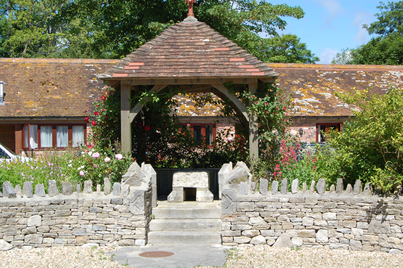 Kingston Country Courtyard Home Page